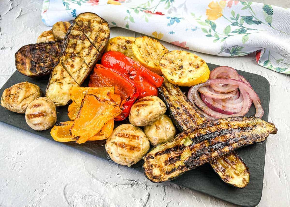 17 BBQ Recipes That’ll Have You Licking Your Fingers (And Possibly the Plate) - Retro Recipe Book