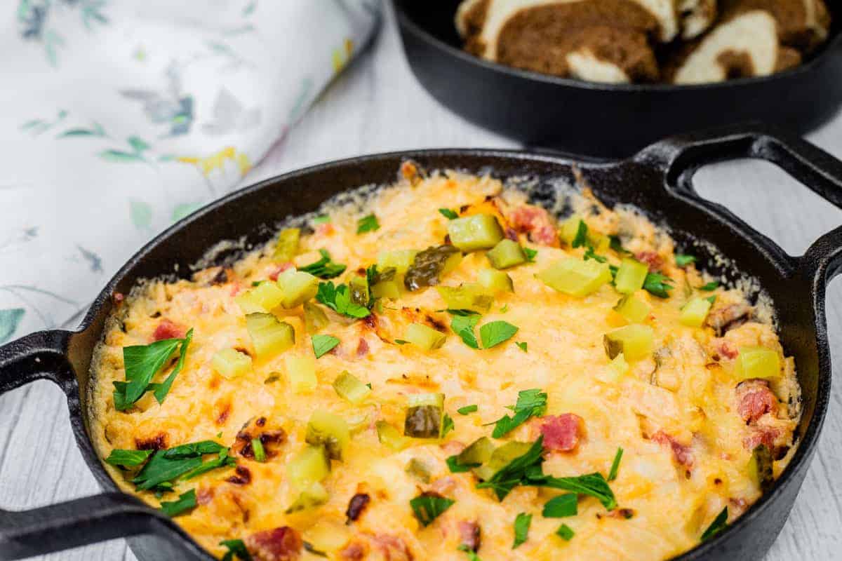 33 Easy Christmas Appetizers That Carry That Reliable, Crowd-Favorite ...