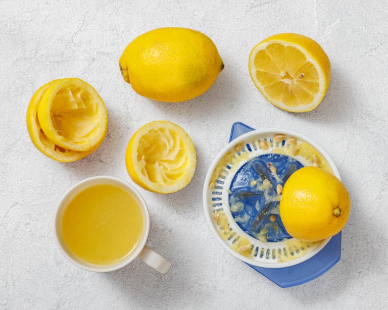 Classic Lemonade - Retro Recipe Book