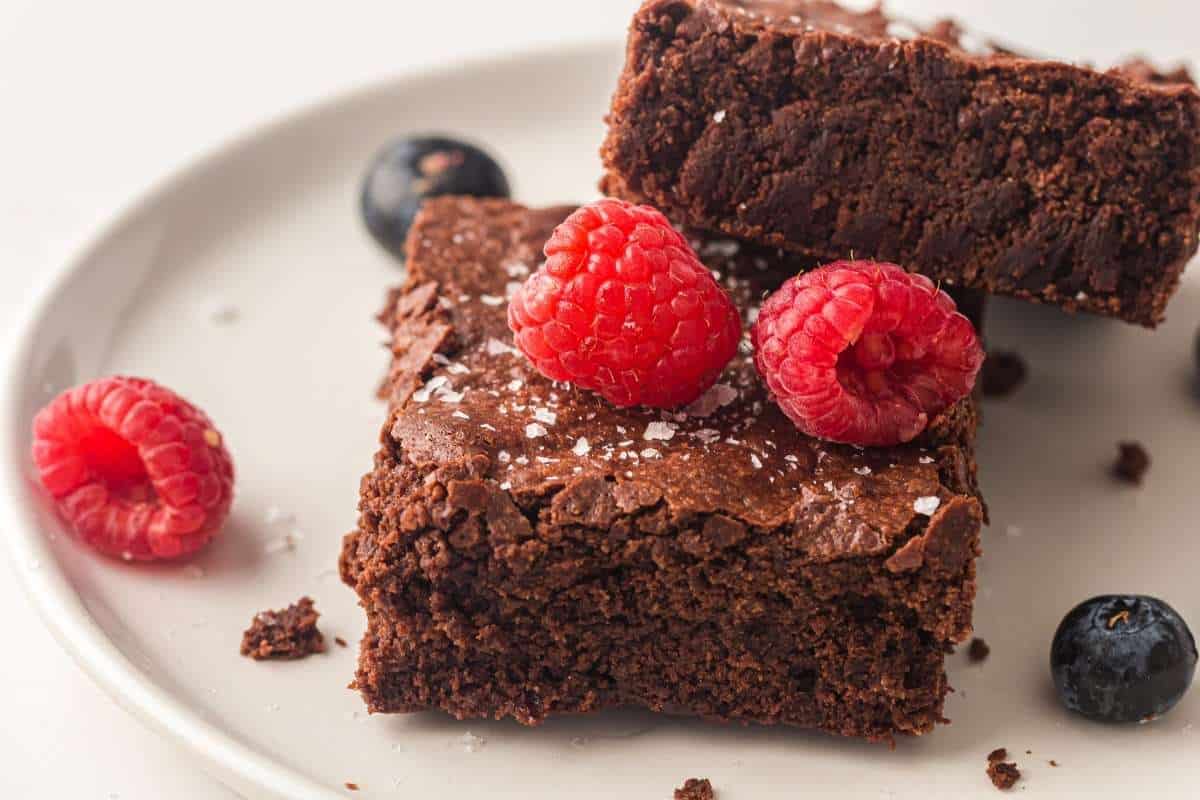 25 Chocolate Recipes With That Good Kind of Over-the-Top Energy - Retro ...